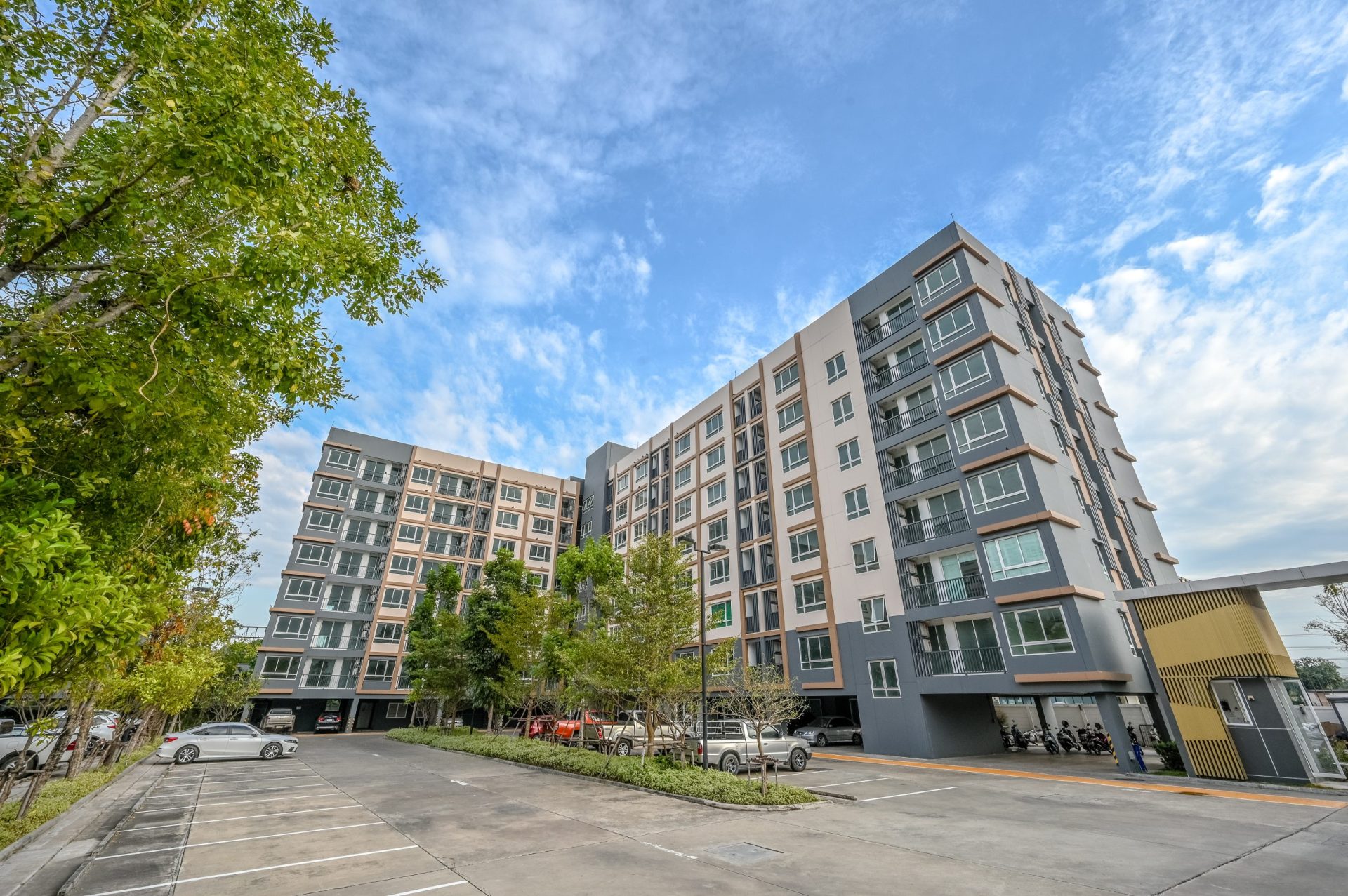 Real Estate - udomsukliving